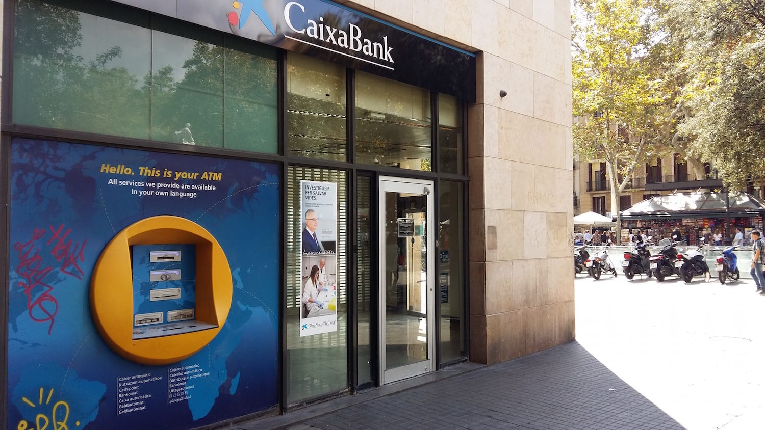 Connected in Barcelona: Money and Mobile