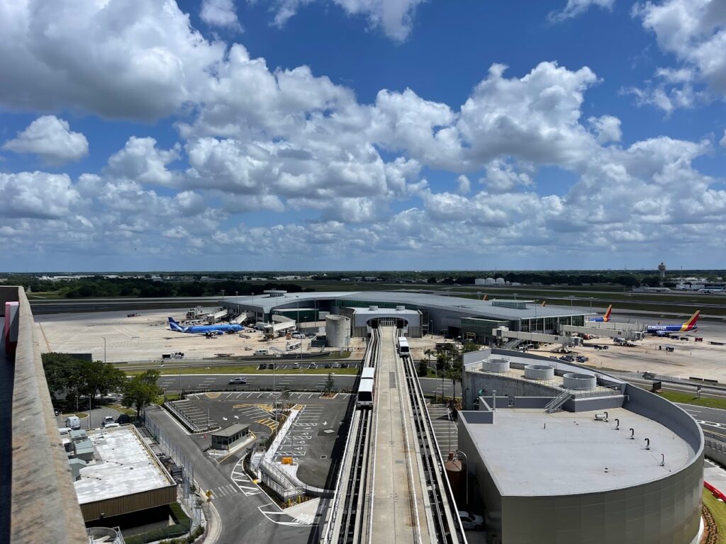 Tampa Airport: All about the Terminals, Parking, Lounges and Hotels
