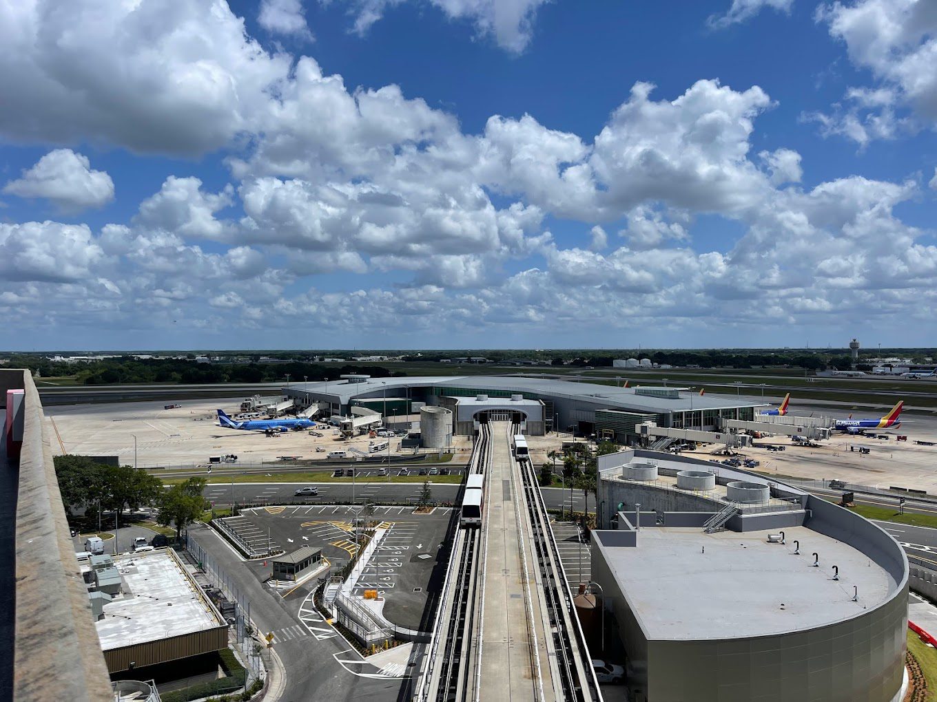 Tampa Airport: All about the Terminals, Parking, Lounges and Hotels