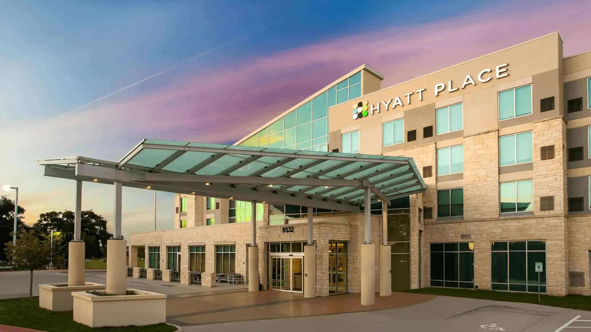 Austin Airport: All about the Terminals, Parking, Lounges & Nearby Hotels