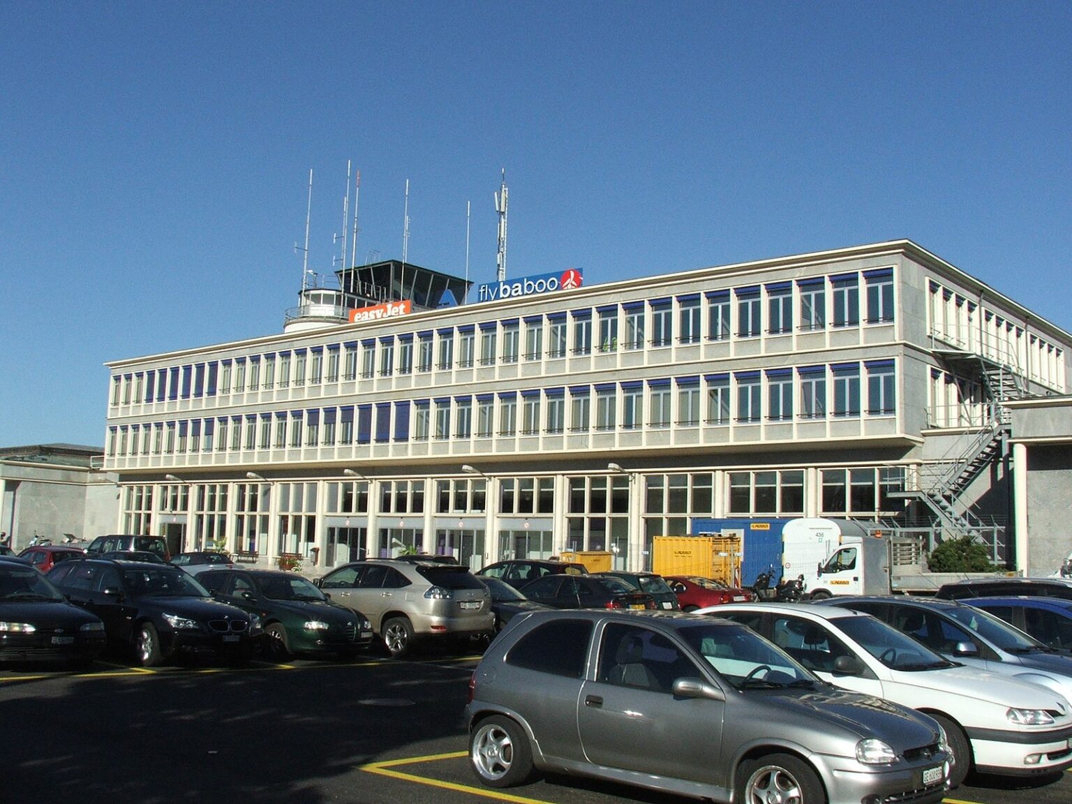 Geneva Airport: All about the Terminals, Parking, Lounges & Nearby Hotels